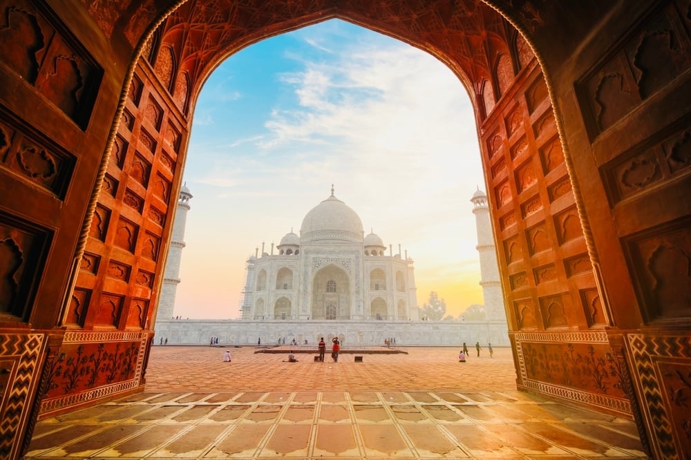 Taj Mahal: history, interior and curiosities